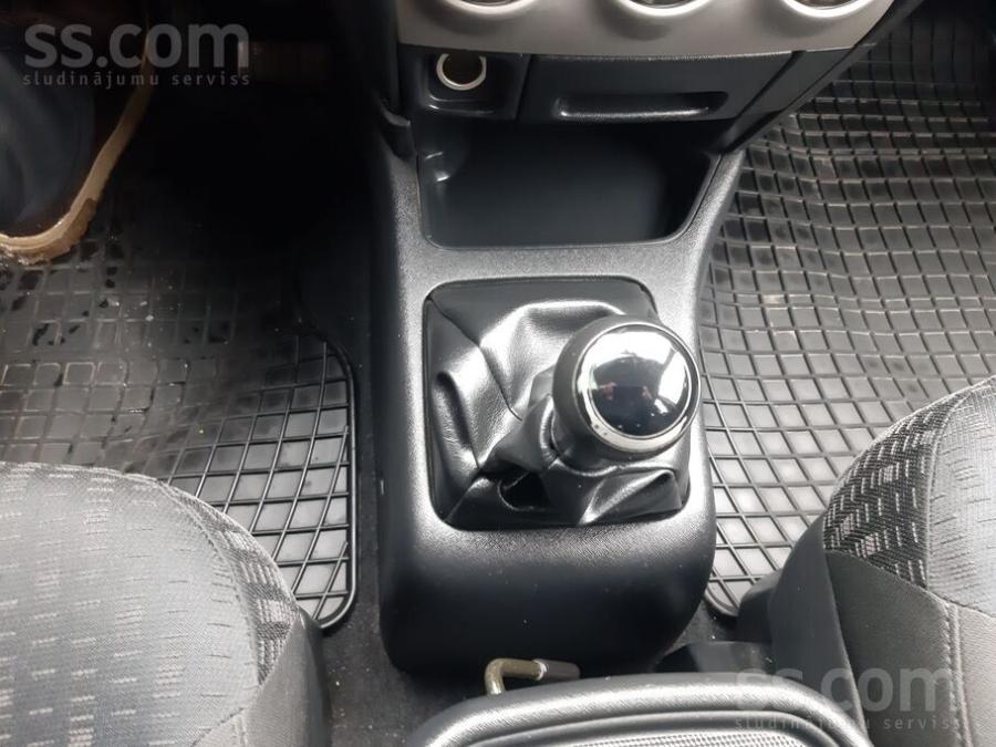 Melns Honda CR-V 2005 Daugavpils, ar dzinēja tilpumu 2.20 L un nobraukumu 0 tūkst. km par 3650 €, foto 19 vietnē AUTOMOTO.COM.LV
