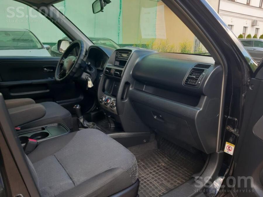Melns Honda CR-V 2005 Daugavpils, ar dzinēja tilpumu 2.20 L un nobraukumu 0 tūkst. km par 3650 €, foto 24 vietnē AUTOMOTO.COM.LV
