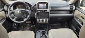 Black Honda CR-V 2005 in Riga, with an engine capacity of 2.00 L and mileage of 308 thousand km for 2990 €, photo 14 on AUTOMOTO.COM.LV