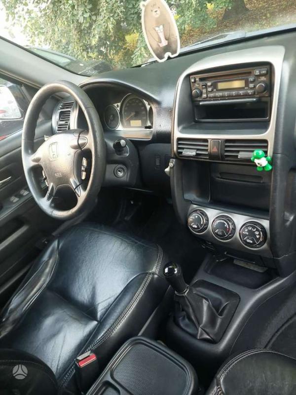 Melns Honda CR-V 2005 Viļņa, ar dzinēja tilpumu 2.20 L un nobraukumu 365 tūkst. km par 2650 €, foto 5 vietnē AUTOMOTO.COM.LV