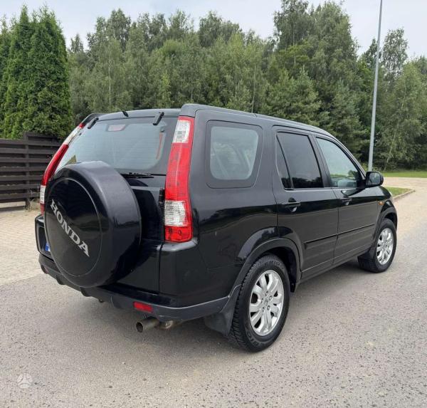 Melns Honda CR-V 2005 Viļņa, ar dzinēja tilpumu 2.40 L un nobraukumu 246 tūkst. km par 1750 €, foto 3 vietnē AUTOMOTO.COM.LV