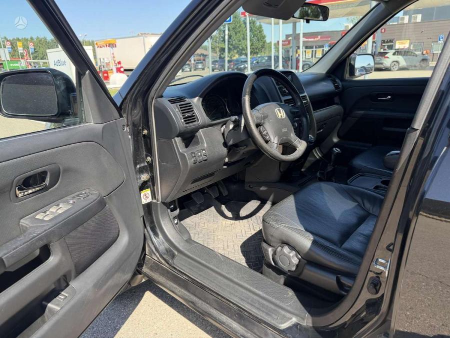 Melns Honda CR-V 2005 Kauņa, ar dzinēja tilpumu 2.20 L un nobraukumu 257 tūkst. km par 2700 €, foto 9 vietnē AUTOMOTO.COM.LV
