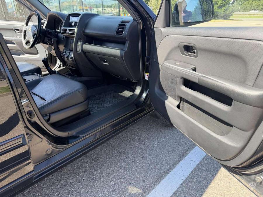 Melns Honda CR-V 2005 Kauņa, ar dzinēja tilpumu 2.20 L un nobraukumu 257 tūkst. km par 2700 €, foto 16 vietnē AUTOMOTO.COM.LV