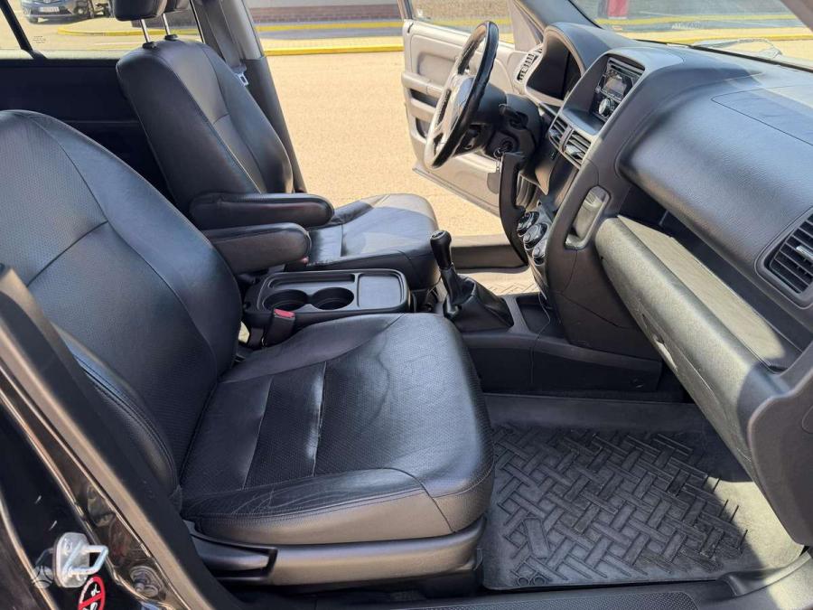 Melns Honda CR-V 2005 Kauņa, ar dzinēja tilpumu 2.20 L un nobraukumu 257 tūkst. km par 2700 €, foto 17 vietnē AUTOMOTO.COM.LV