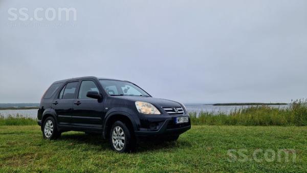 Black Honda CR-V 2005 in Aizkraukle, with an engine capacity of 2.20 L and mileage of 374 thousand km for 3750 €, photo 5 on AUTOMOTO.COM.LV