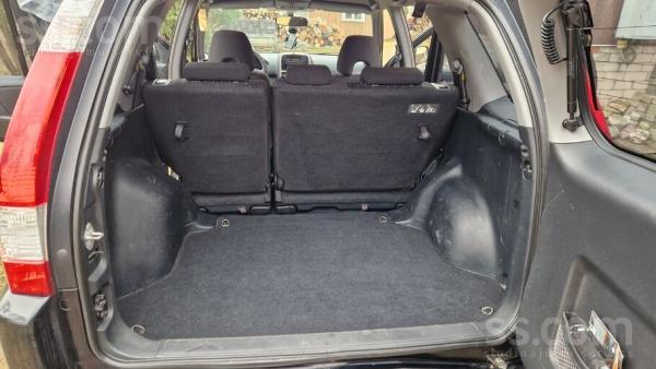 Black Honda CR-V 2005 in Aizkraukle, with an engine capacity of 2.20 L and mileage of 374 thousand km for 3750 €, photo 9 on AUTOMOTO.COM.LV