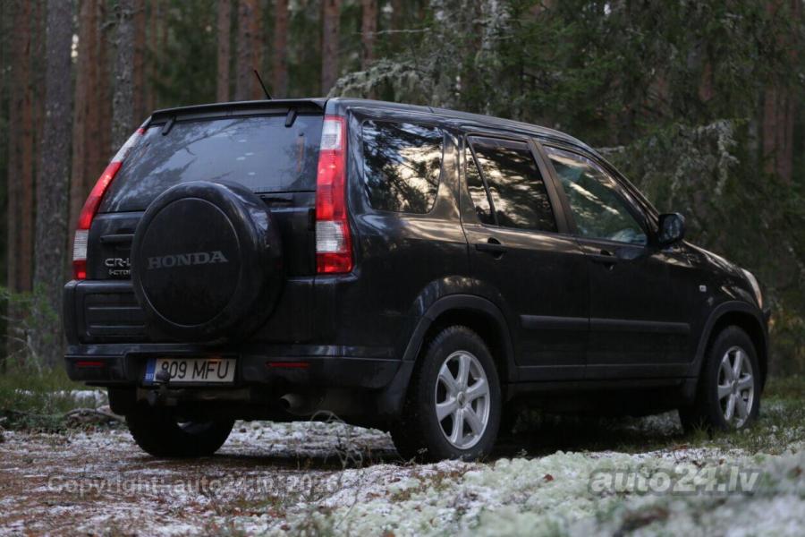 Melns Honda CR-V 2006 Tallina, ar dzinēja tilpumu 2.20 L un nobraukumu 303 tūkst. km par 3000 €, foto 3 vietnē AUTOMOTO.COM.LV
