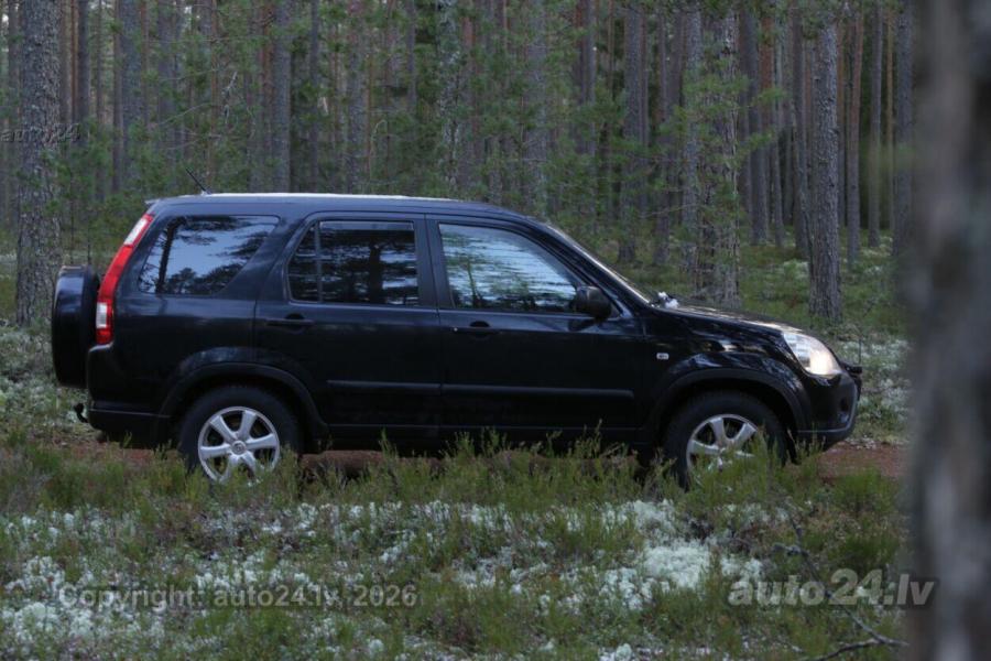 Melns Honda CR-V 2006 Tallina, ar dzinēja tilpumu 2.20 L un nobraukumu 303 tūkst. km par 3000 €, foto 5 vietnē AUTOMOTO.COM.LV