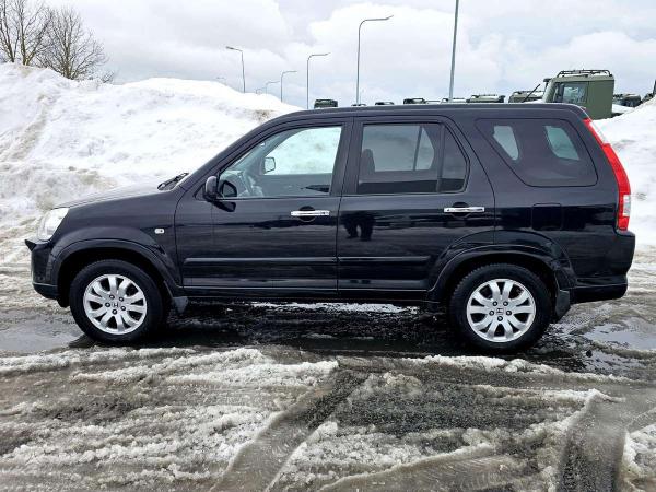 Melns Honda CR-V 2006 Klaipėda, ar dzinēja tilpumu 2.20 L un nobraukumu 294 tūkst. km par 3850 €, foto 6 vietnē AUTOMOTO.COM.LV