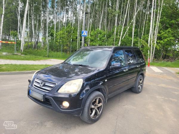 Black Honda CR-V 2006 in Vilnius, with an engine capacity of 2.20 L and mileage of 367 thousand km for 2650 €, photo 1 on AUTOMOTO.COM.LV