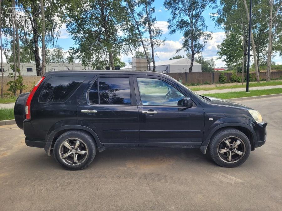 Black Honda CR-V 2006 in Vilnius, with an engine capacity of 2.20 L and mileage of 367 thousand km for 2650 €, photo 9 on AUTOMOTO.COM.LV