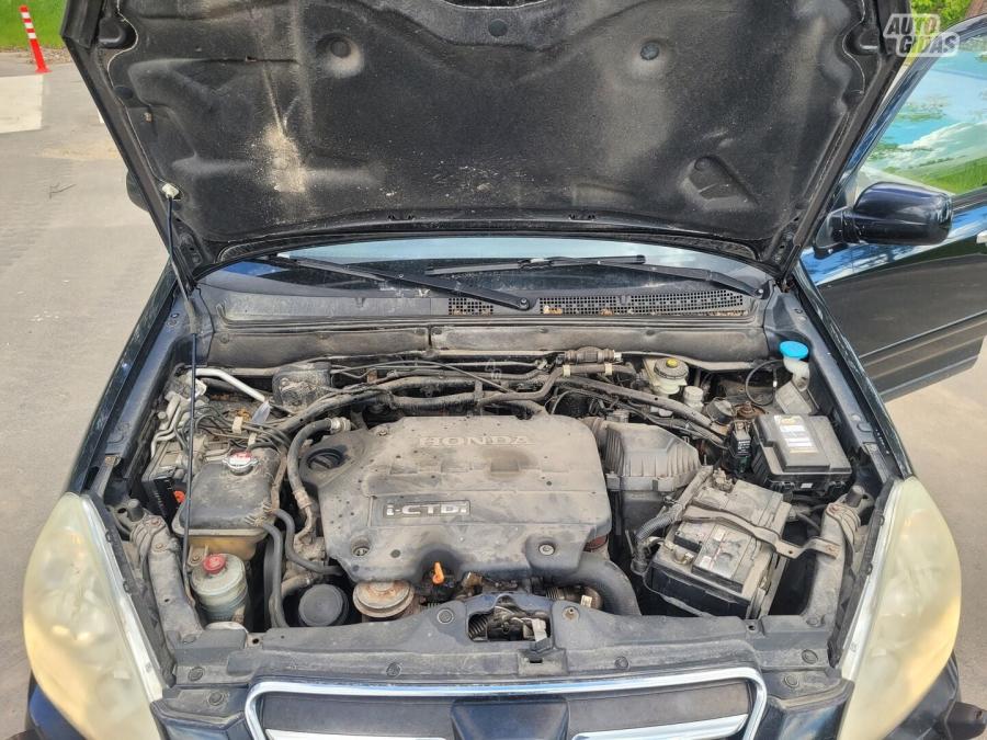 Black Honda CR-V 2006 in Vilnius, with an engine capacity of 2.20 L and mileage of 367 thousand km for 2650 €, photo 17 on AUTOMOTO.COM.LV