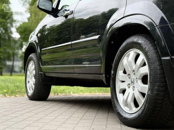 Black Honda CR-V 2006 in Kaunas, with an engine capacity of 2.20 L and mileage of 354 thousand km for 2500 €, photo 7 on AUTOMOTO.COM.LV