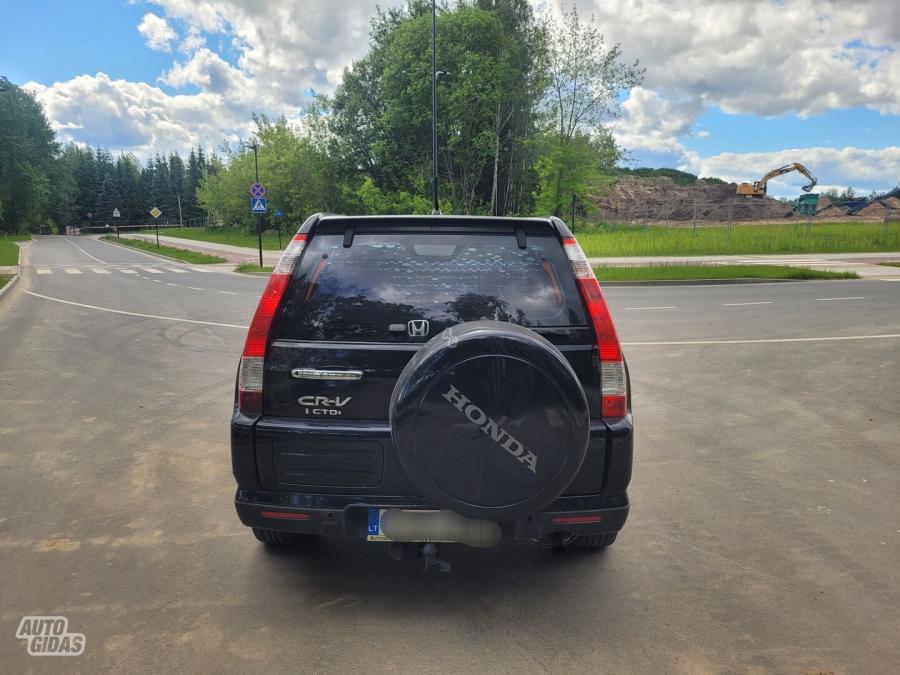 Black Honda CR-V 2006 in Vilnius, with an engine capacity of 2.20 L and mileage of 367 thousand km for 2450 €, photo 8 on AUTOMOTO.COM.LV