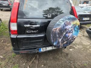 Black Honda CR-V 2006 in Riga, with an engine capacity of 2.00 L and mileage of 401 thousand km for 1550 €, photo 4 on AUTOMOTO.COM.LV
