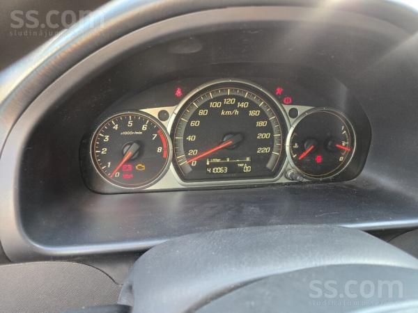 Black Honda CR-V 2006 in Riga, with an engine capacity of 2.00 L and mileage of 401 thousand km for 1550 €, photo 9 on AUTOMOTO.COM.LV