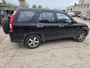 Black Honda CR-V 2006 in Riga, with an engine capacity of 2.00 L and mileage of 401 thousand km for 1550 €, photo 11 on AUTOMOTO.COM.LV