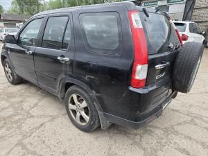 Black Honda CR-V 2006 in Riga, with an engine capacity of 2.00 L and mileage of 401 thousand km for 1550 €, photo 13 on AUTOMOTO.COM.LV