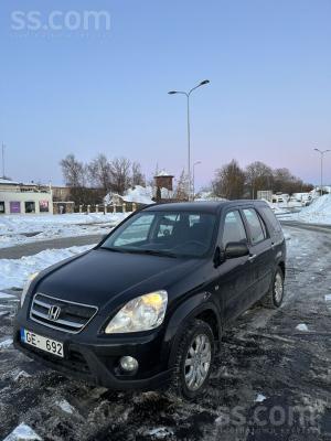 Melns Honda CR-V 2006 Rēzekne, ar dzinēja tilpumu 2.20 L un nobraukumu 243 tūkst. km par 2950 €, foto 3 vietnē AUTOMOTO.COM.LV