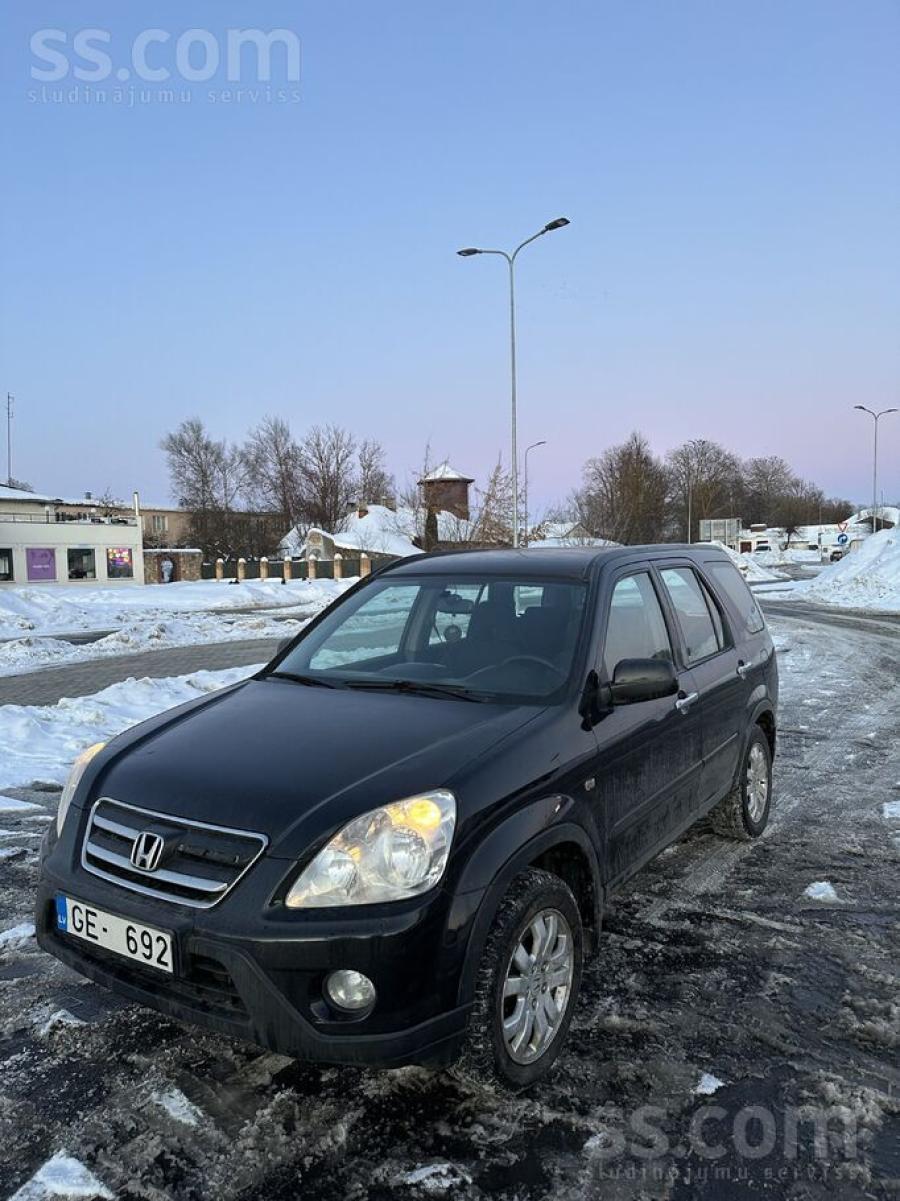 Melns Honda CR-V 2006 Rēzekne, ar dzinēja tilpumu 2.20 L un nobraukumu 243 tūkst. km par 2950 €, foto 3 vietnē AUTOMOTO.COM.LV