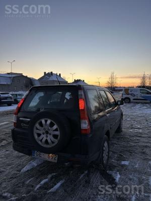 Melns Honda CR-V 2006 Rēzekne, ar dzinēja tilpumu 2.20 L un nobraukumu 243 tūkst. km par 2950 €, foto 9 vietnē AUTOMOTO.COM.LV