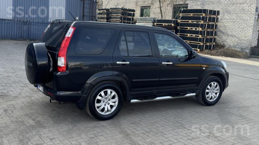Melns Honda CR-V 2006 Rīga, ar dzinēja tilpumu 2.00 L un nobraukumu 297 tūkst. km par 1850 €, foto 4 vietnē AUTOMOTO.COM.LV