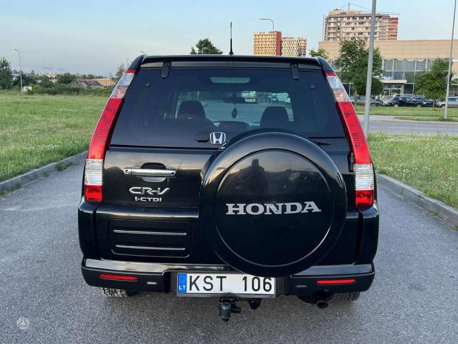 Black Honda CR-V 2006 in Vilnius, with an engine capacity of 2.20 L and mileage of 350 thousand km for 1850 €, photo 16 on AUTOMOTO.COM.LV