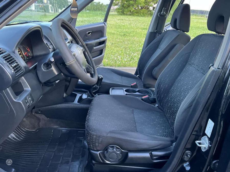 Black Honda CR-V 2006 in Vilnius, with an engine capacity of 2.20 L and mileage of 350 thousand km for 1850 €, photo 23 on AUTOMOTO.COM.LV