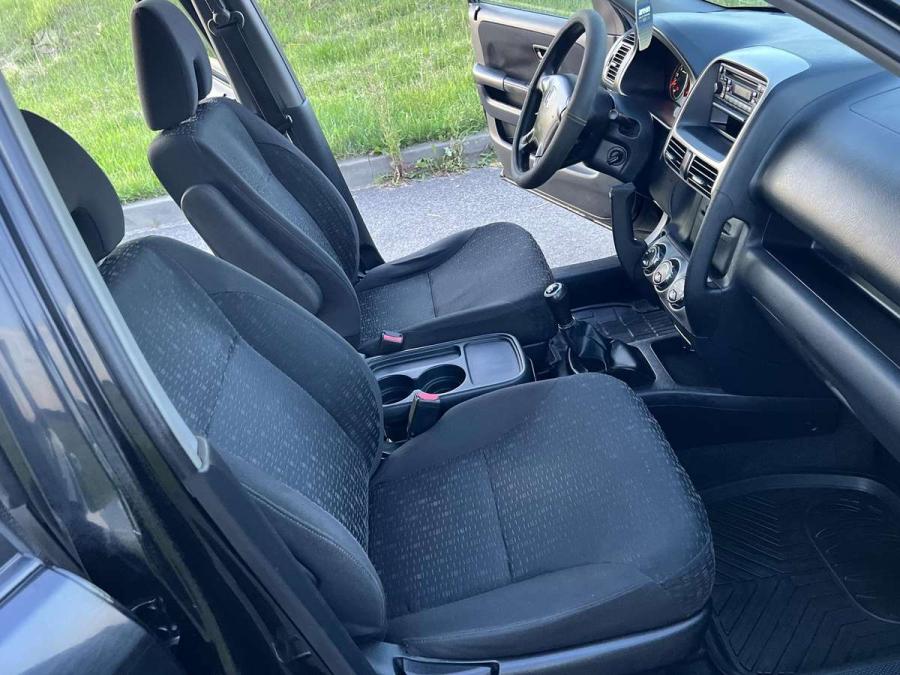 Black Honda CR-V 2006 in Vilnius, with an engine capacity of 2.20 L and mileage of 350 thousand km for 1850 €, photo 25 on AUTOMOTO.COM.LV
