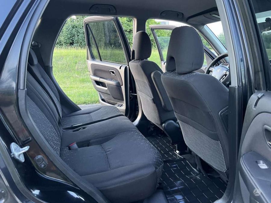 Black Honda CR-V 2006 in Vilnius, with an engine capacity of 2.20 L and mileage of 350 thousand km for 1850 €, photo 27 on AUTOMOTO.COM.LV