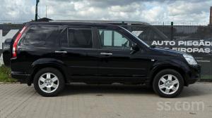 Black Honda CR-V 2006 in Liepaja, with an engine capacity of 2.20 L and mileage of 270 thousand km for 4150 €, photo 4 on AUTOMOTO.COM.LV