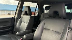 Black Honda CR-V 2006 in Liepaja, with an engine capacity of 2.20 L and mileage of 270 thousand km for 4150 €, photo 11 on AUTOMOTO.COM.LV