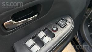 Black Honda CR-V 2006 in Liepaja, with an engine capacity of 2.20 L and mileage of 270 thousand km for 4150 €, photo 12 on AUTOMOTO.COM.LV