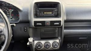 Black Honda CR-V 2006 in Liepaja, with an engine capacity of 2.20 L and mileage of 270 thousand km for 4150 €, photo 15 on AUTOMOTO.COM.LV