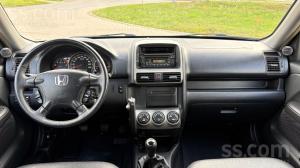 Black Honda CR-V 2006 in Liepaja, with an engine capacity of 2.20 L and mileage of 270 thousand km for 4150 €, photo 16 on AUTOMOTO.COM.LV
