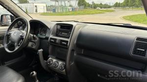 Black Honda CR-V 2006 in Liepaja, with an engine capacity of 2.20 L and mileage of 270 thousand km for 4150 €, photo 17 on AUTOMOTO.COM.LV
