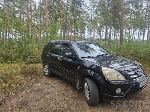 Melns Honda CR-V 2006 Rīga, ar dzinēja tilpumu 2.00 L un nobraukumu 282 tūkst. km par 1250 €, foto 4 vietnē AUTOMOTO.COM.LV
