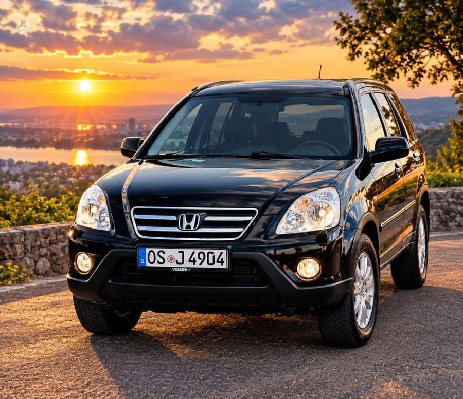 Black Honda CR-V 2006 in Vilnius, with an engine capacity of 2.20 L and mileage of 248 thousand km for 4850 €, photo 1 on AUTOMOTO.COM.LV