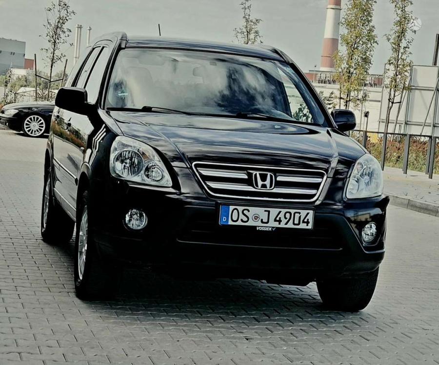 Black Honda CR-V 2006 in Vilnius, with an engine capacity of 2.20 L and mileage of 248 thousand km for 4850 €, photo 5 on AUTOMOTO.COM.LV