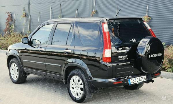 Хонда СРВ 2006 в Вильнюс на AUTOMOTO.COM.LV Черный Хонда СРВ 2006 в Вильнюс, объемом двигателя 2.20 л и пробегом 247 тыс. км за 4850 €, фото 10 на AUTOMOTO.COM.LV