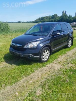 Black Honda CR-V 2007 in Jelgava, with an engine capacity of 2.20 L and mileage of 337 thousand km for 1600 €, photo 1 on AUTOMOTO.COM.LV