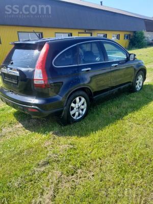 Black Honda CR-V 2007 in Jelgava, with an engine capacity of 2.20 L and mileage of 337 thousand km for 1600 €, photo 2 on AUTOMOTO.COM.LV