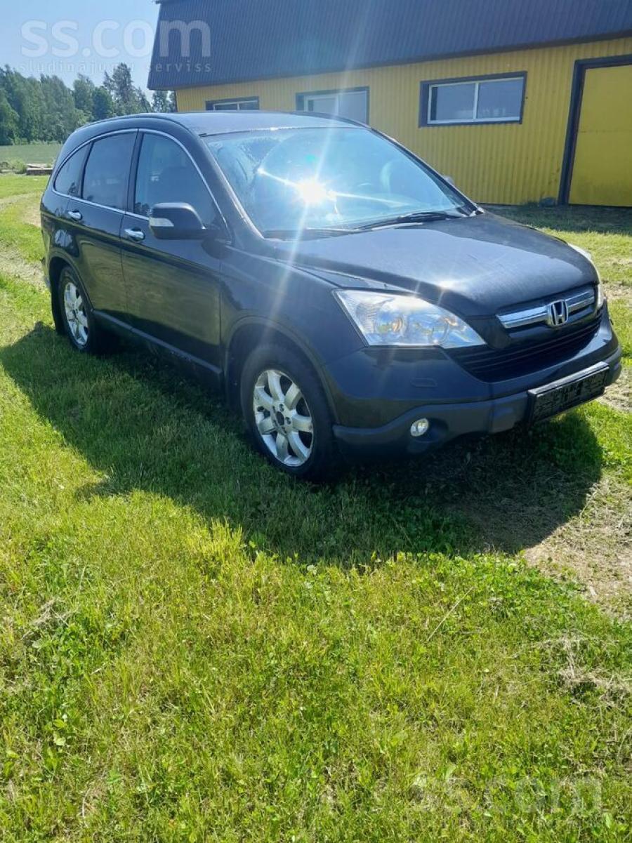 Black Honda CR-V 2007 in Jelgava, with an engine capacity of 2.20 L and mileage of 337 thousand km for 1600 €, photo 3 on AUTOMOTO.COM.LV