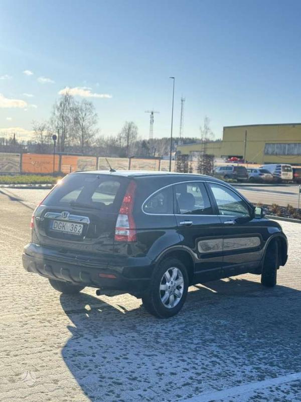 Melns Honda CR-V 2007 Viļņa, ar dzinēja tilpumu 2.00 L un nobraukumu 225 tūkst. km par 4950 €, foto 2 vietnē AUTOMOTO.COM.LV