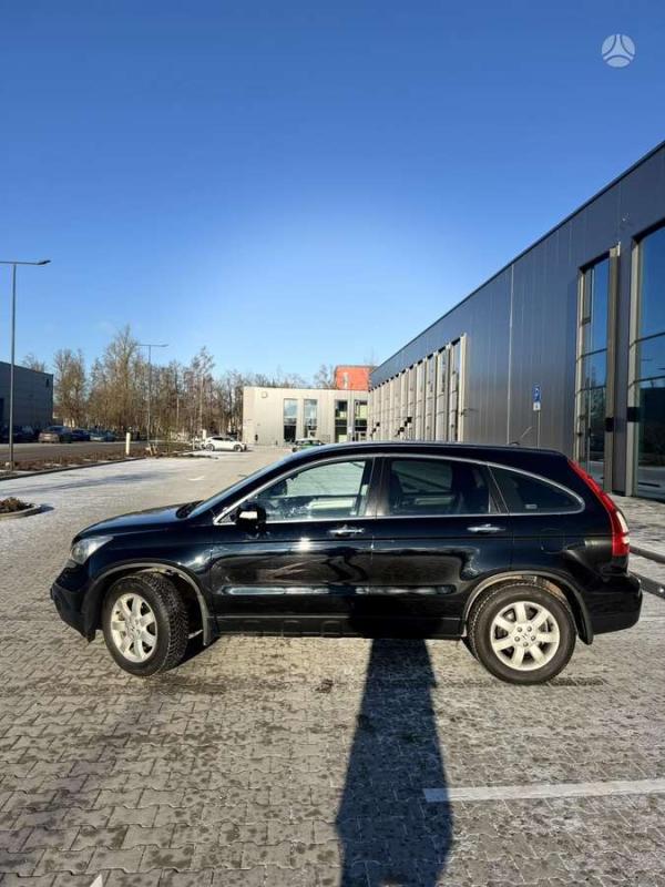 Melns Honda CR-V 2007 Viļņa, ar dzinēja tilpumu 2.00 L un nobraukumu 225 tūkst. km par 4950 €, foto 5 vietnē AUTOMOTO.COM.LV