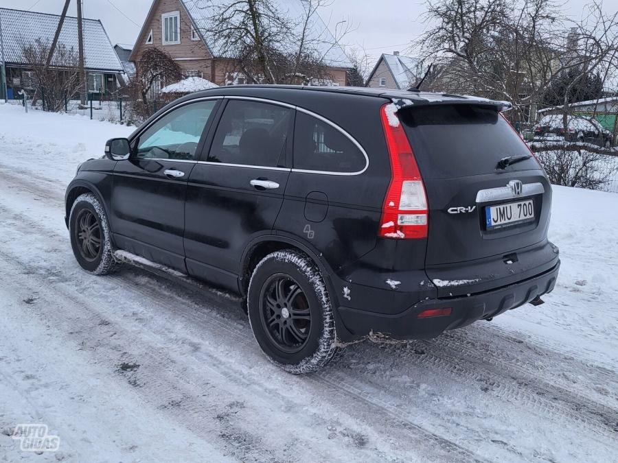 Black Honda CR-V 2007 in Radviliskis, with an engine capacity of 2.20 L and mileage of 260 thousand km for 3100 €, photo 6 on AUTOMOTO.COM.LV