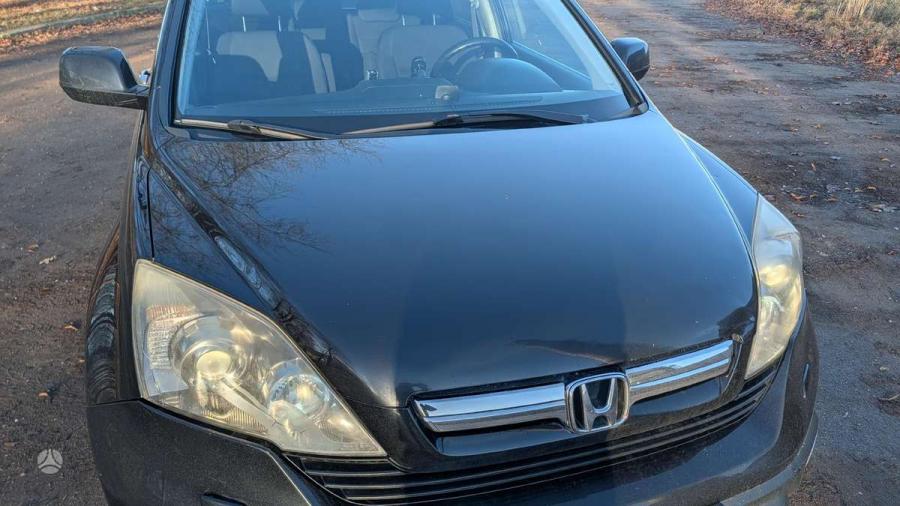 Melns Honda CR-V 2007 Šauļi, ar dzinēja tilpumu 2.00 L un nobraukumu 299 tūkst. km par 3900 €, foto 2 vietnē AUTOMOTO.COM.LV