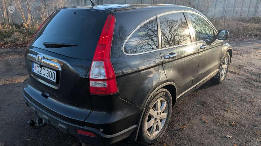 Melns Honda CR-V 2007 Šauļi, ar dzinēja tilpumu 2.00 L un nobraukumu 299 tūkst. km par 3900 €, foto 3 vietnē AUTOMOTO.COM.LV