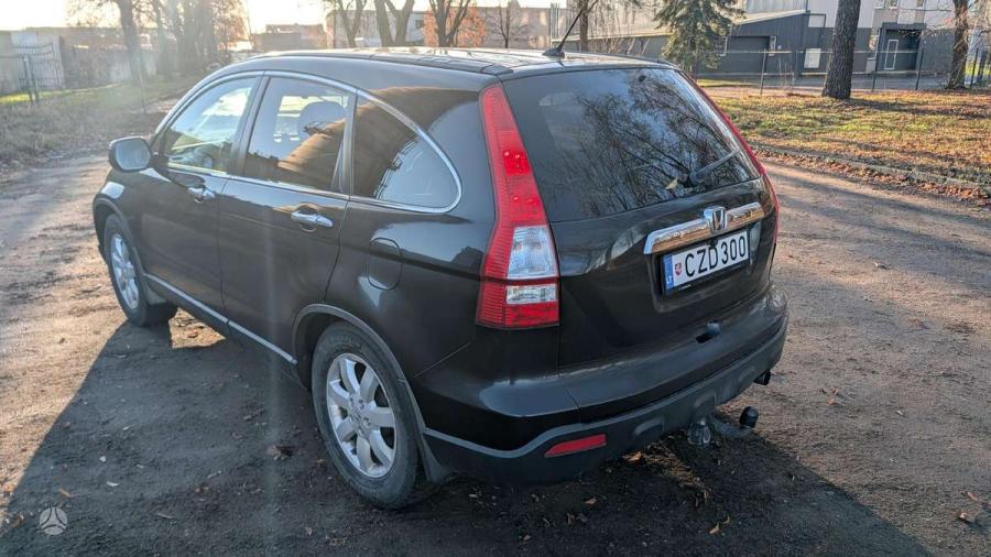 Melns Honda CR-V 2007 Šauļi, ar dzinēja tilpumu 2.00 L un nobraukumu 299 tūkst. km par 3900 €, foto 4 vietnē AUTOMOTO.COM.LV