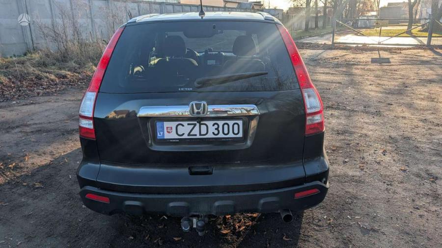 Melns Honda CR-V 2007 Šauļi, ar dzinēja tilpumu 2.00 L un nobraukumu 299 tūkst. km par 3900 €, foto 7 vietnē AUTOMOTO.COM.LV